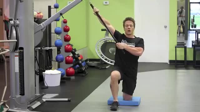 Half-Kneeling Rotational Chop | myworkouts.io