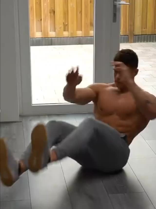 V-sit Alternating Toe Taps | myworkouts.io