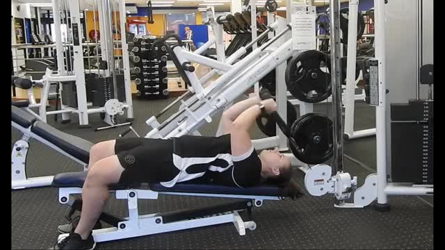 Cable Decline Triceps Extension | myworkouts.io