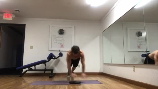 Explosive Crossover Pushup | myworkouts.io